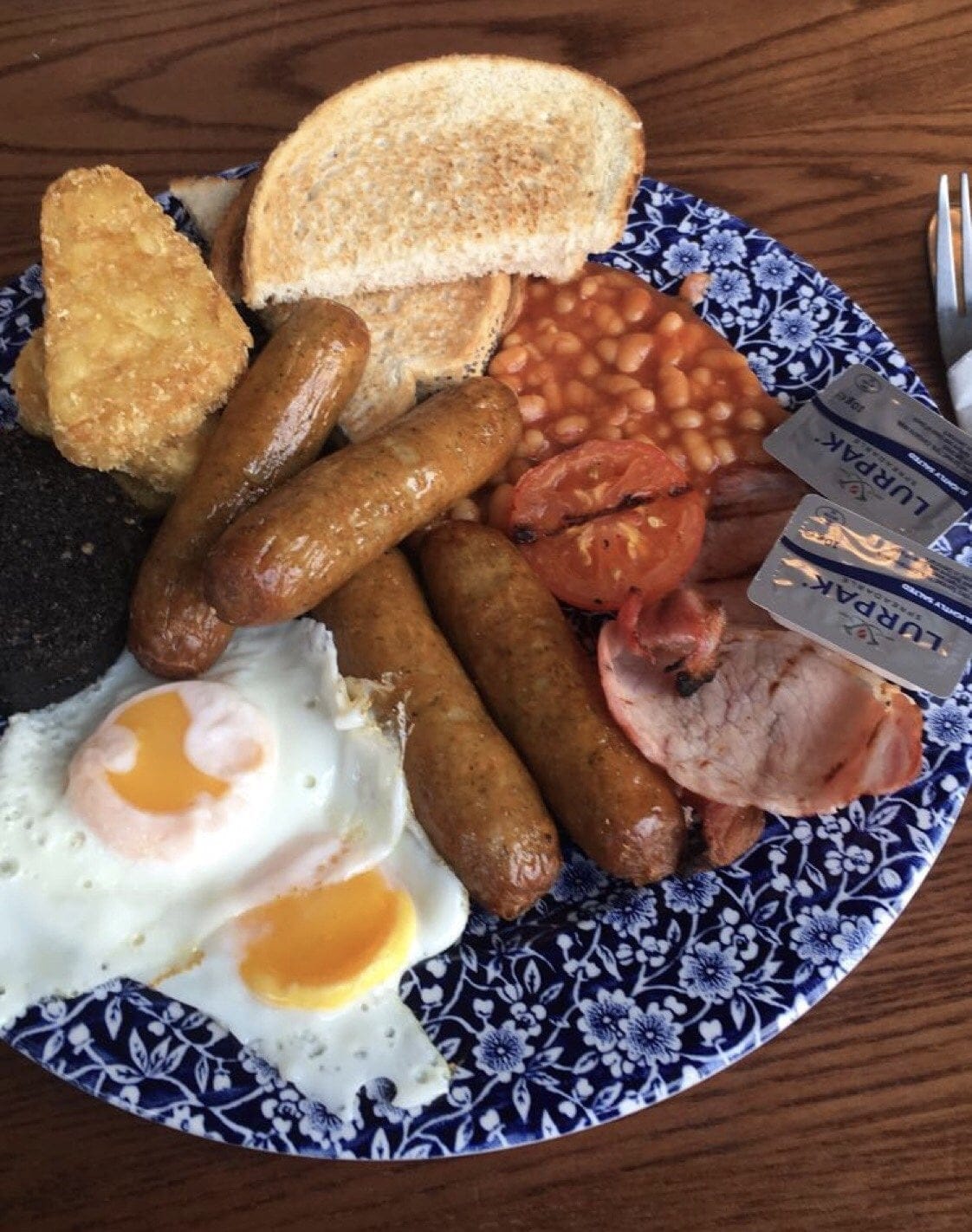 Wetherspoons Sheaf Island: A Pub Review With Flavor